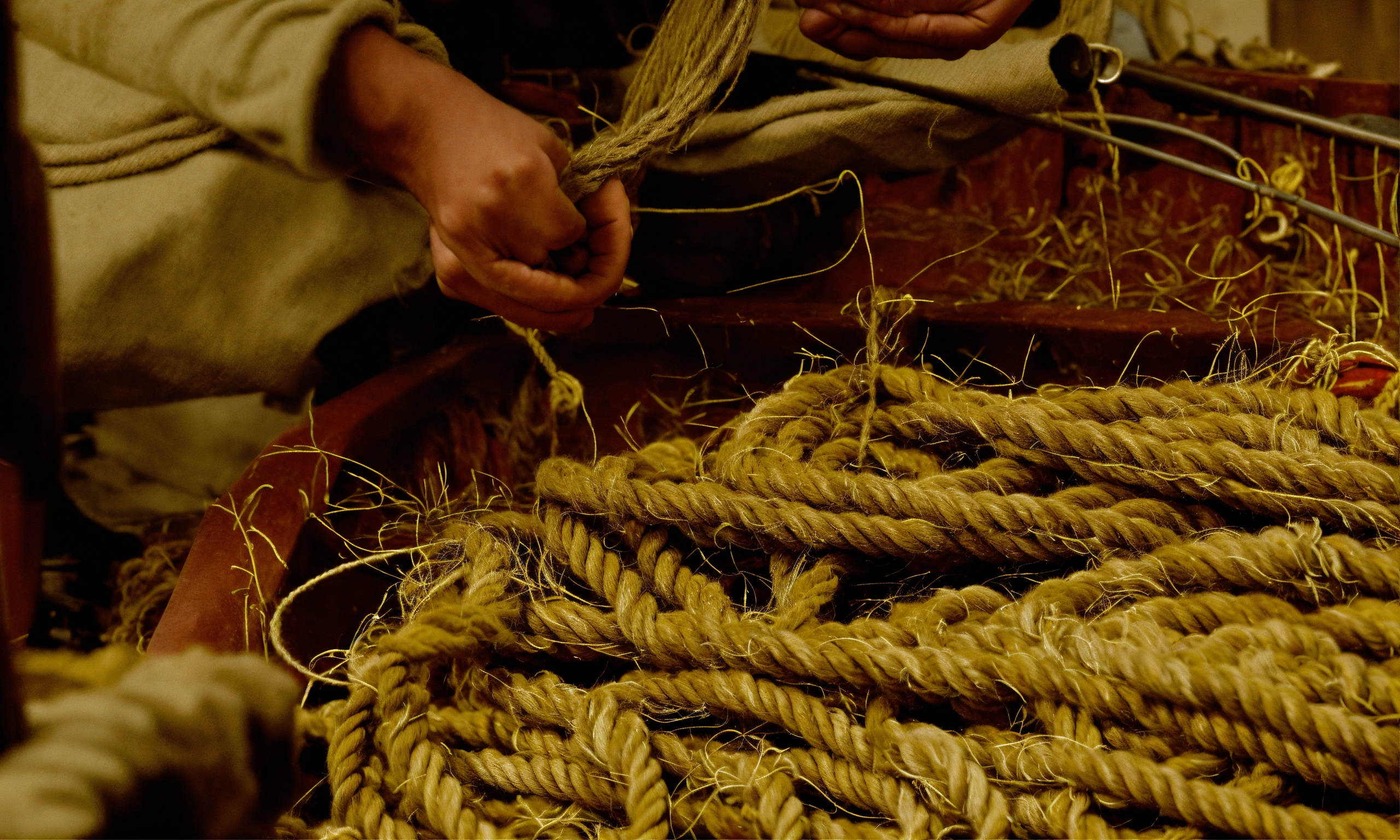 Lexica - Manufacturing of a rope by a Scandinavian from the 12th century